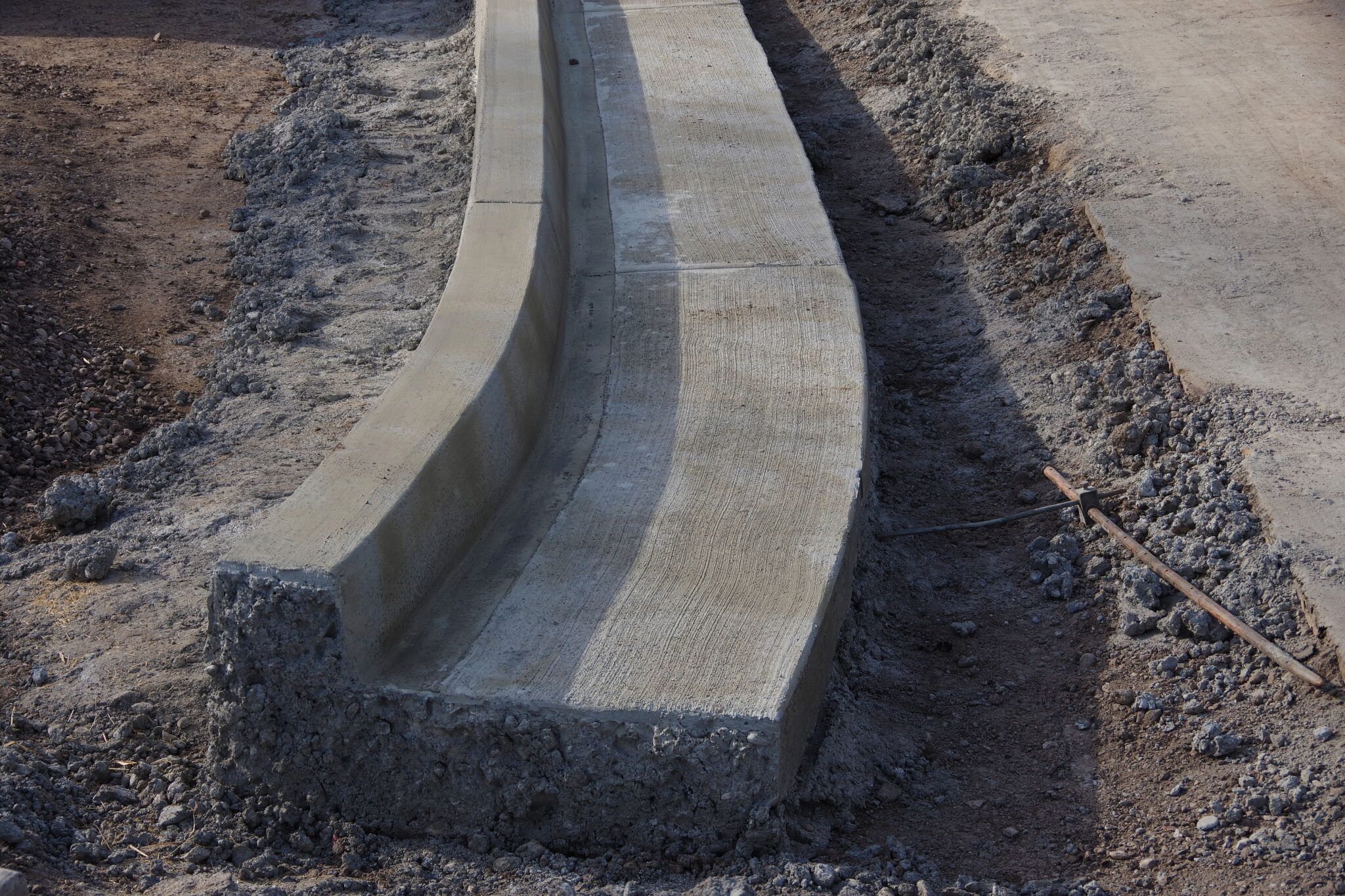 A Guide to the Different Types of Curb and Gutter | CCC